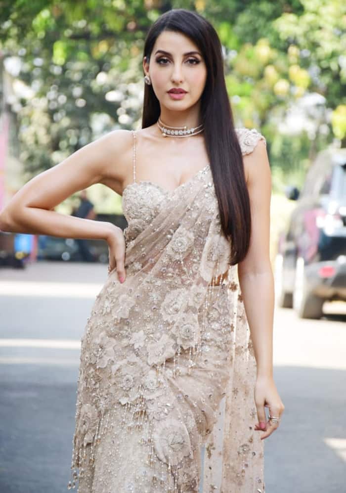 Nora Fatehi Dons Hottest Lace Saree Ever, Looks Like a Walking Mermaid ...