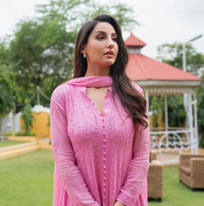 Nora Fatehi Looks 'Patola' in Glittery Black Sharara Set With Chiffon ...