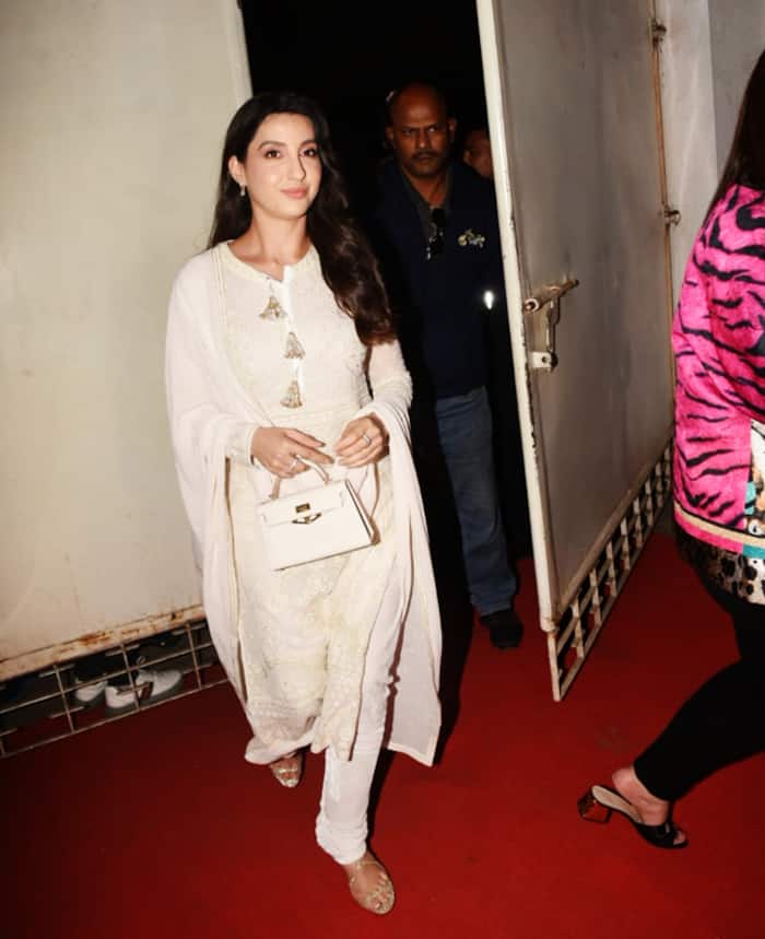 Nora Fatehi is Divine Beauty in White Chikankari Suit, Ever Seen Her ...