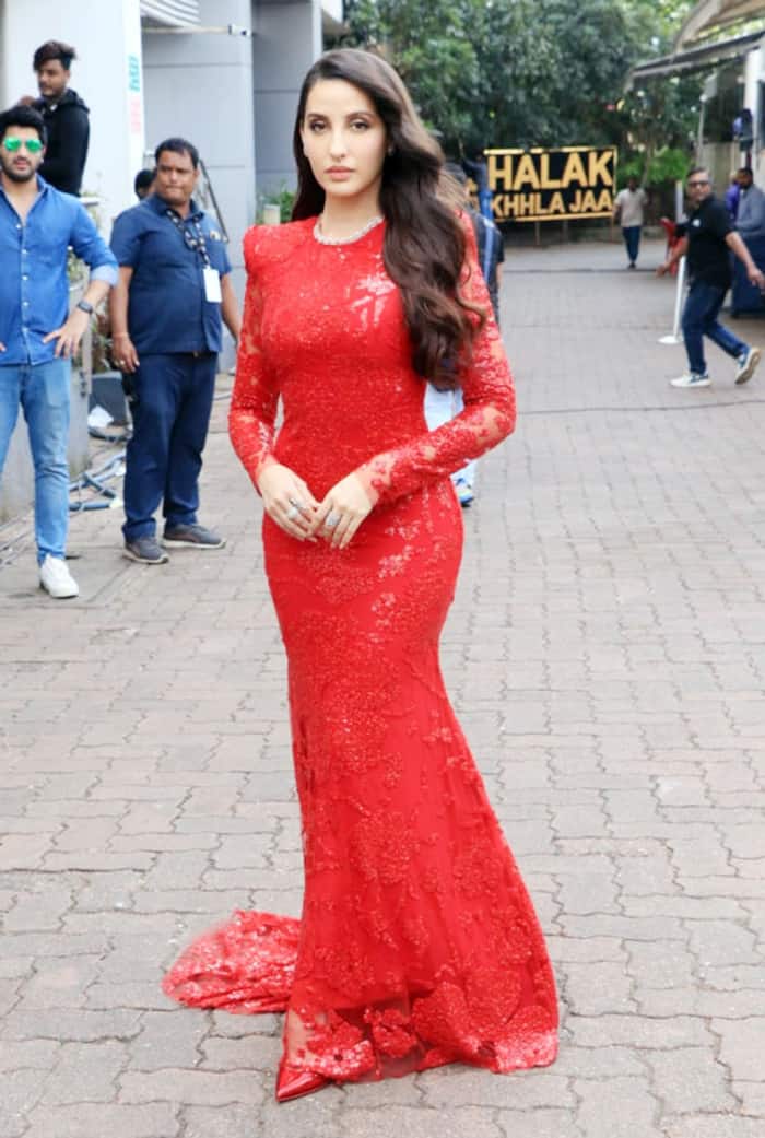 Nora Fatehi is a Bombshell in Red Gown With a Sexy Fish Cut For Jhalak ...