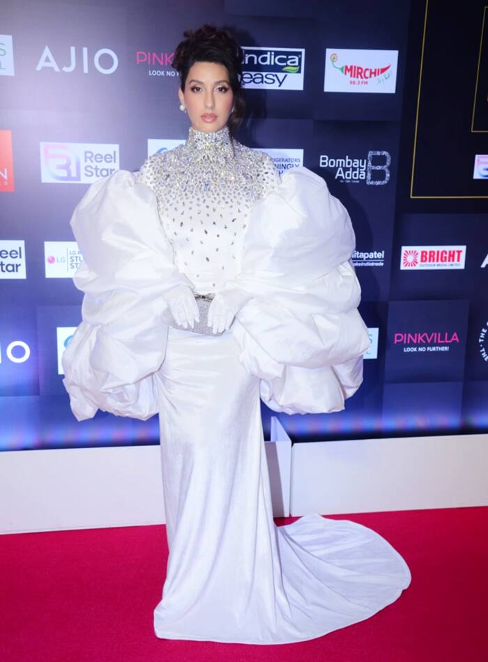 Nora Fatehi Makes Heads Turn In Bedazzling Mirror Work Ivory Gown With ...