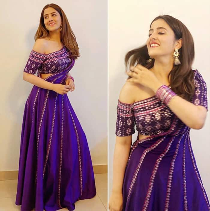 Nupur Sanon Flaunts Her Sexy Back in Ethnic Outfit