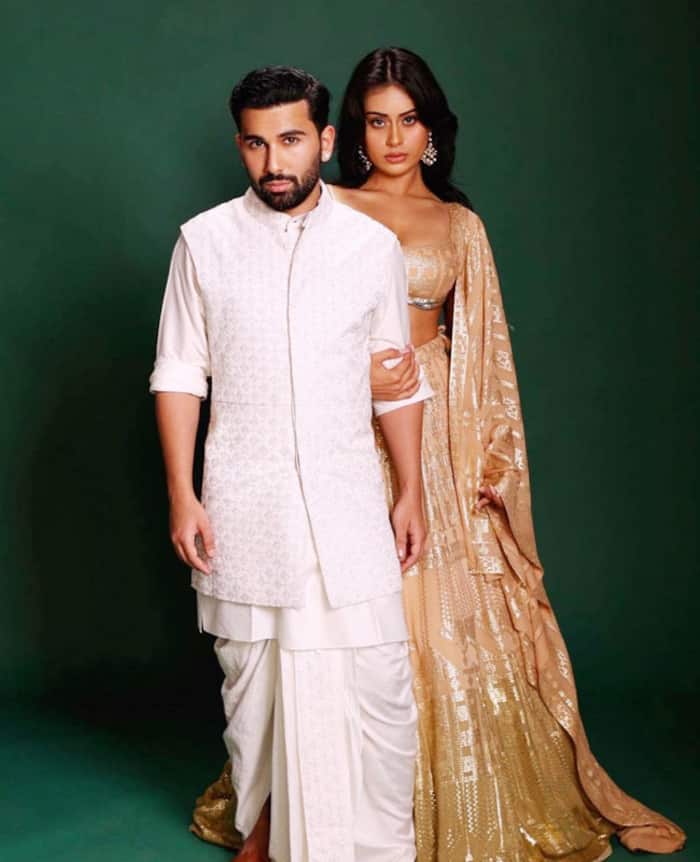Suhana Khan And Nysa Devgan Twin in Golden Outfits at Bhumi Pednekar's ...