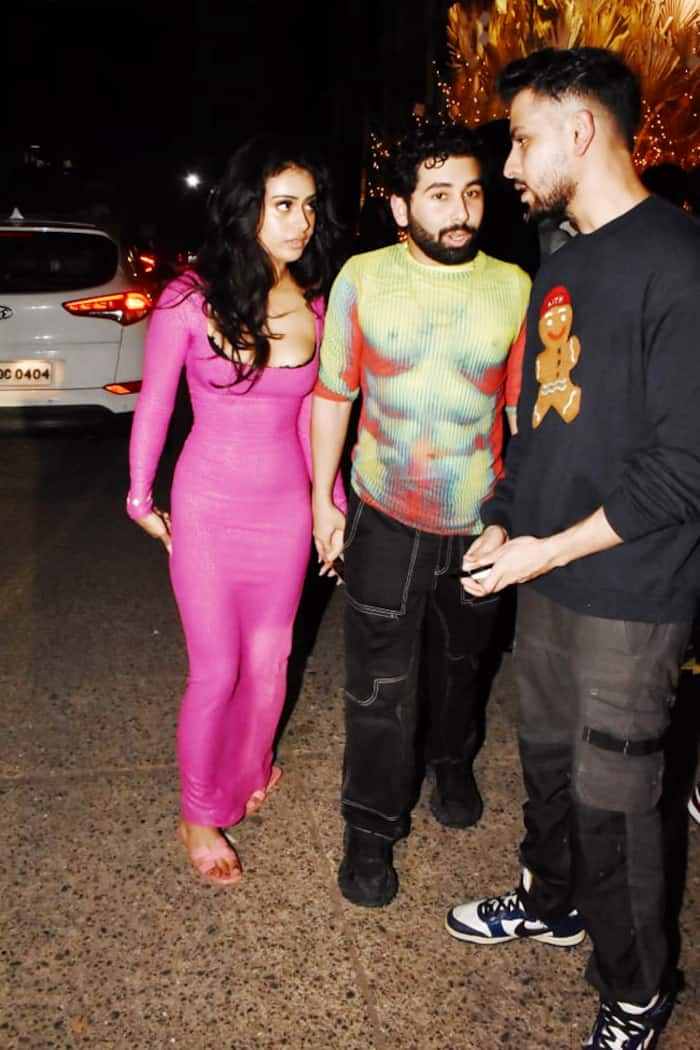 Nysa Devgan Goes Beyond Your Normal Sexy in Black Dress With Unbelievably Plunging Neckline ...