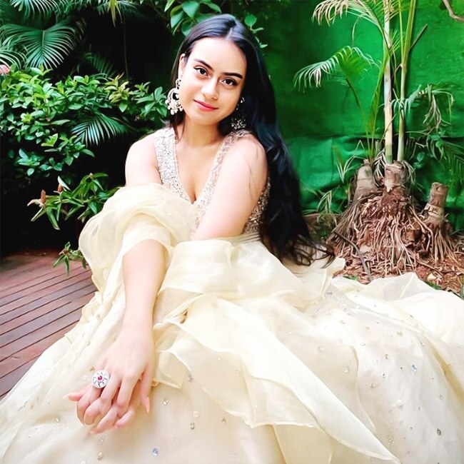 Nysa Devgn Flood Internet With Her Gorgeous Pictures