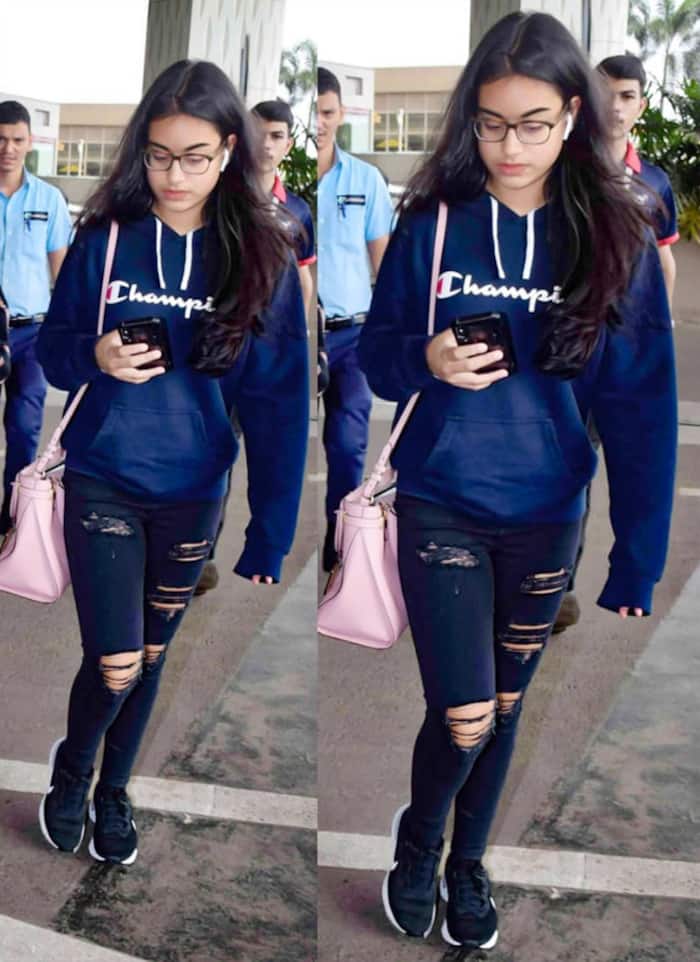 Nysa Devgn looks like a replica of her mother Kajol Devgn