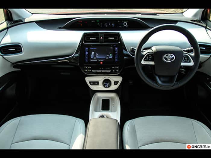 New Toyota Prius hybrid Photo Gallery