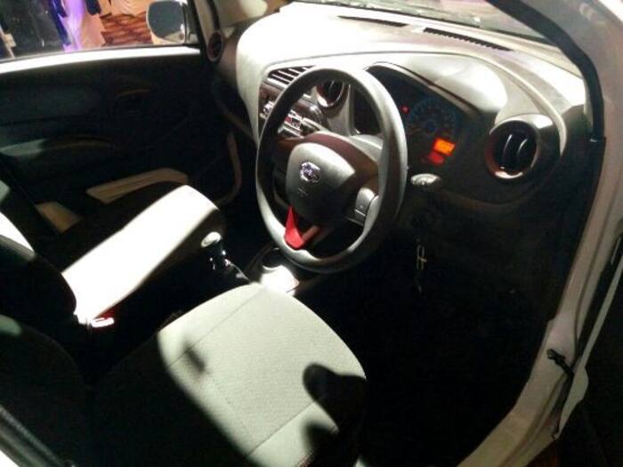 Datsun redi-GO Sport Photos