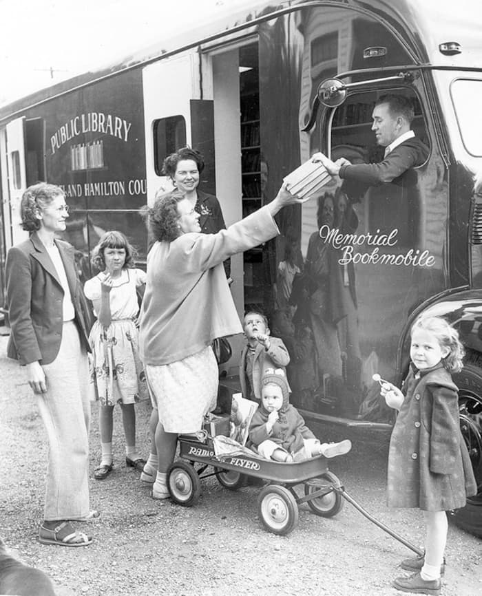In PHOTOS: 10 Rare Images of Bookmobiles, Libraries-on-Wheels