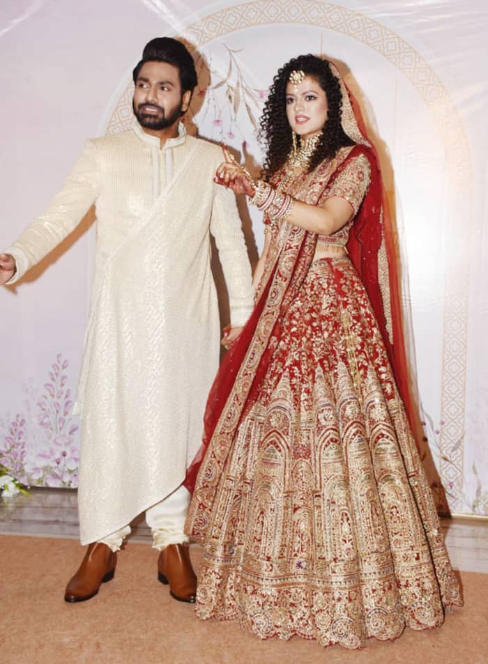 Palak Muchhal Brings Red Back in Vogue With Her Gorgeous Bridal Lehenga ...