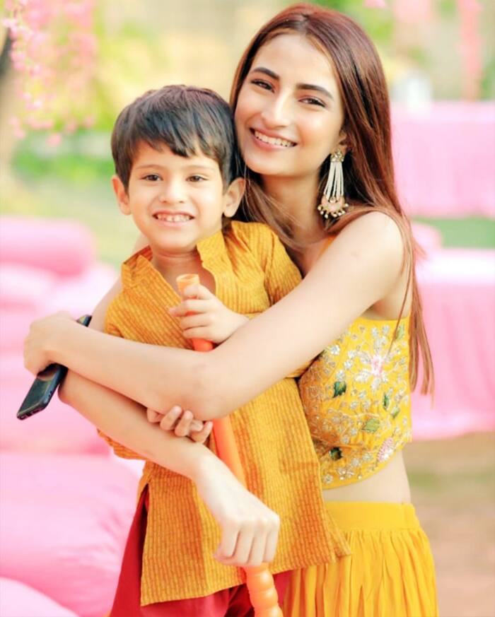 Palak Tiwari's Dhoti-Crop Top Look For Mama's Haldi Ceremony is a Hit ...