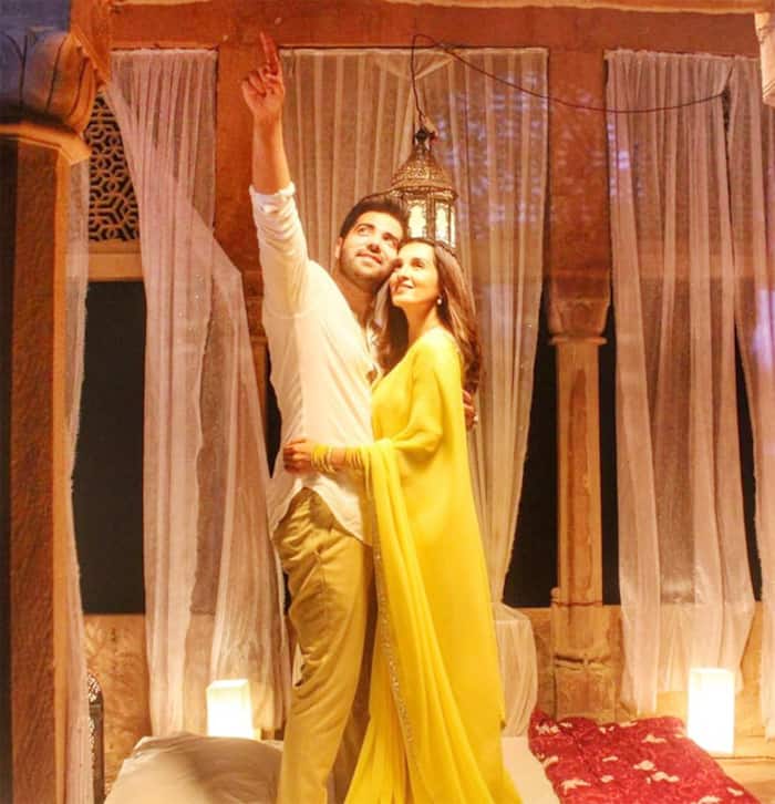 Pandya Store's Dhara flaunts her sexy looks