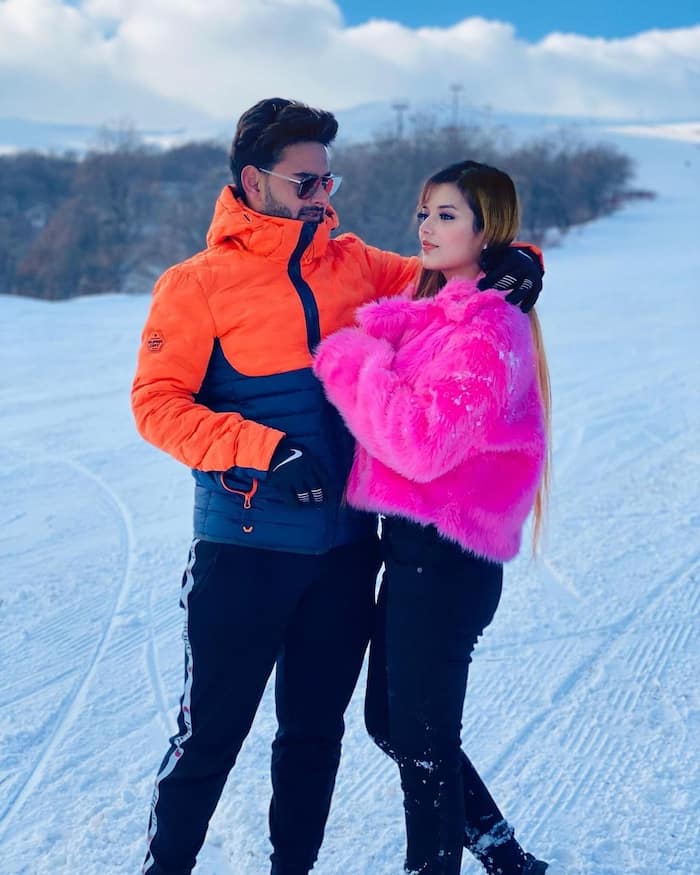Rishabh Pant’s GF Isha Negi is a Style Diva