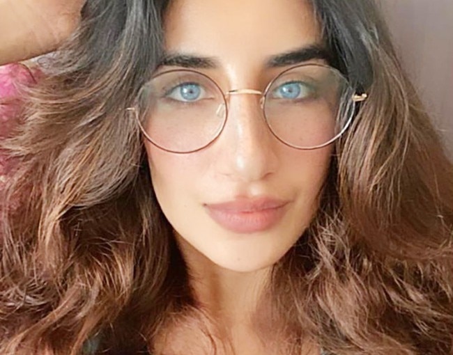 Parul Gulati’s sunkissed pictures at home will drive you away