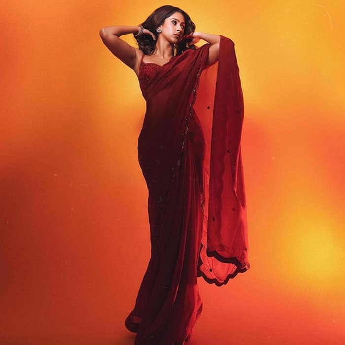 Pashmina Roshan Looks Like a Beautiful Rose in Red Organza Saree And ...