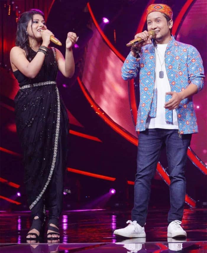 Pawandeep Rajan Arunita Kanjilal Pose For a Quick Selfie