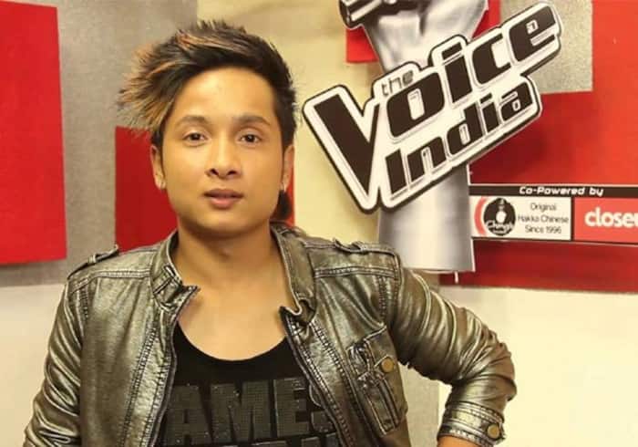 Pawandeep Rajan Hols Voice of India Trophy