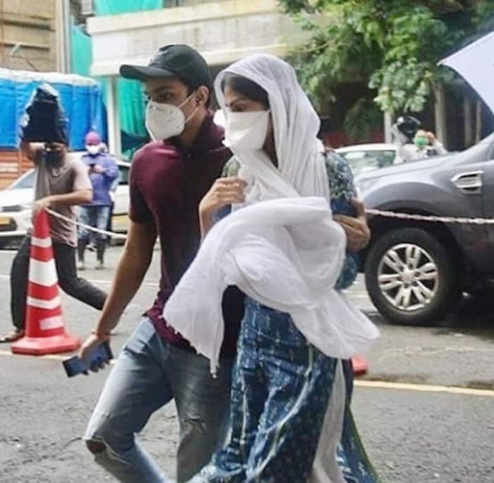 SSR Case: Rhea Chakraborty And Brother Showik Outside Enforcement ...