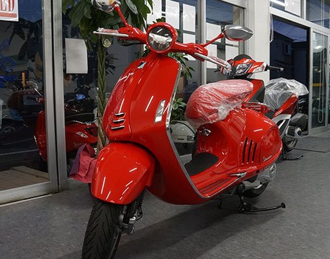 Piaggio Vespa RED price