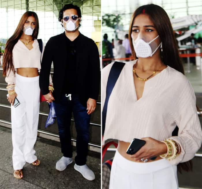 Poonam Pandey is Happily Married, Looks Beautiful in Chooda, Sindoor ...