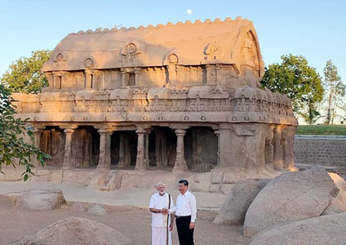 PM Modi, Chinese President Xi Stroll Around Cave Temple