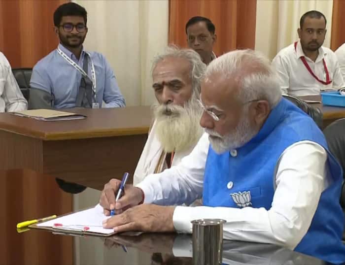 PM Modi in Varanasi: PM Modi Files Nomination Papers From Varanasi Lok ...