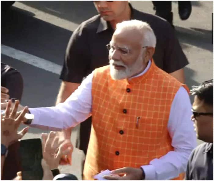 PM Narendra Modi cast his vote in Ahmedabad