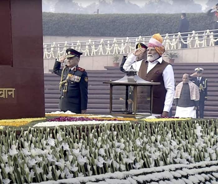 PM Modi pays homage at National War Memorial