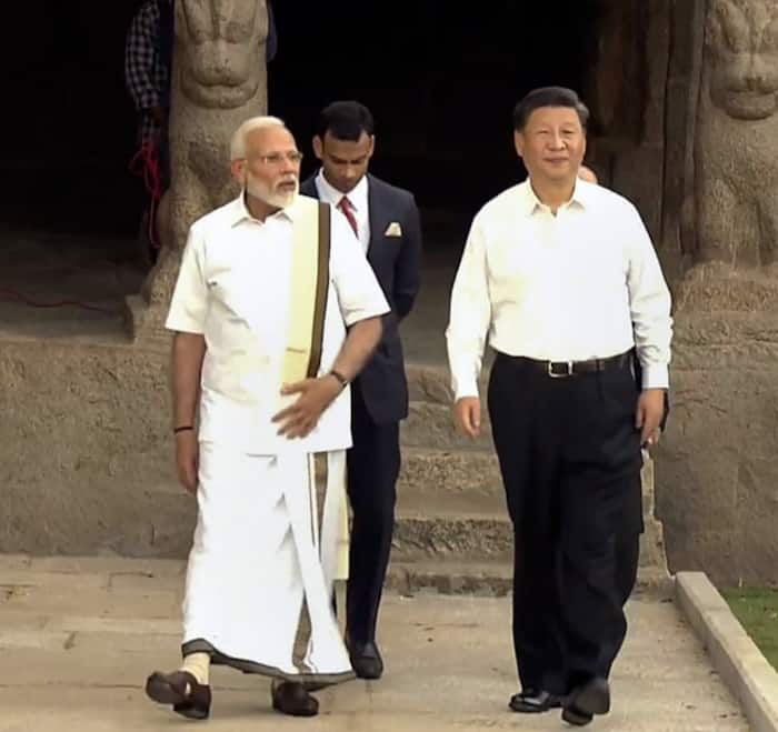 PM Modi, Chinese President Xi Stroll Around Cave Temple