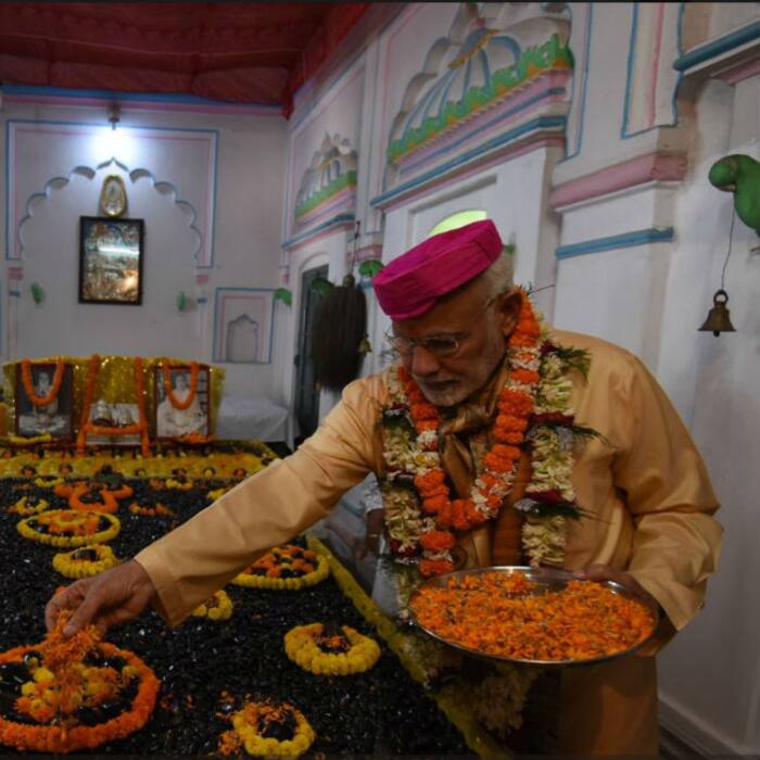 PM Narendra Modi offers prayers at Janaki temple in Nepal