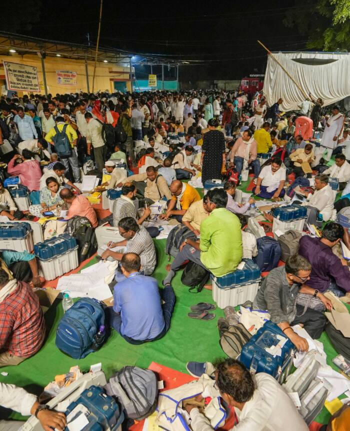 Uttar Pradesh Lok Sabha Polls 2024: 7th Phase Voting In Pics