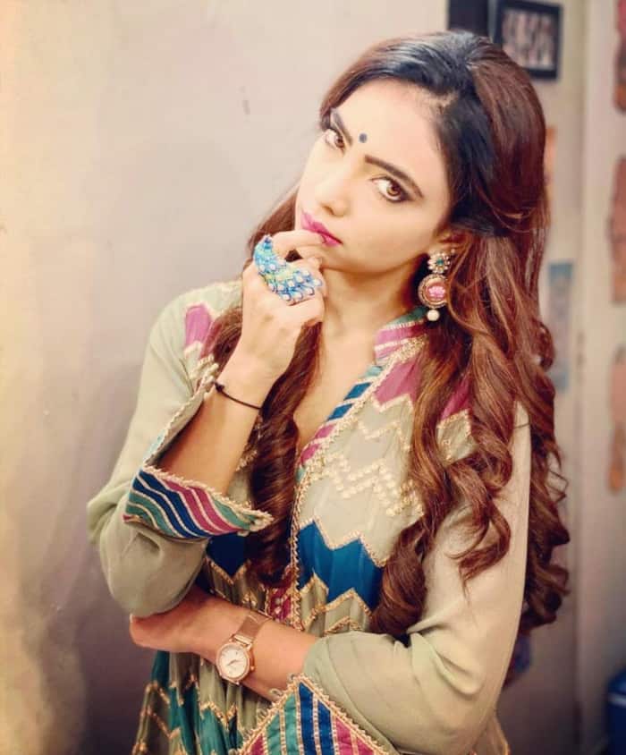 Pooja Banerjee Gets Sun Kissed in Latest Set of Pictures