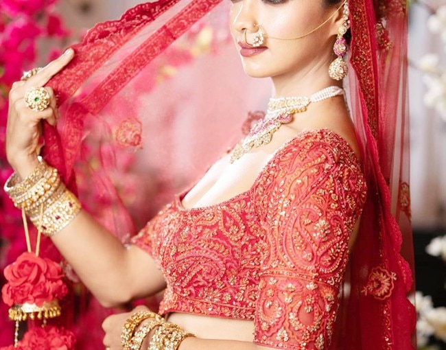 Pooja Banerjee Jaw Droppingly Hot Look in Red Bridal Lehenga