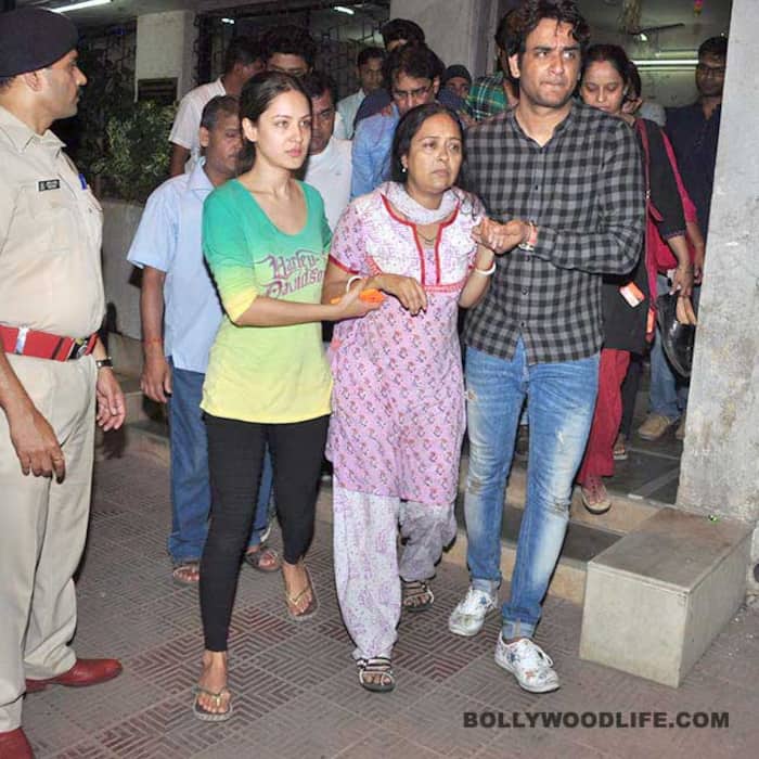 Final goodbye to Pratyusha Banerjee: Funeral pics