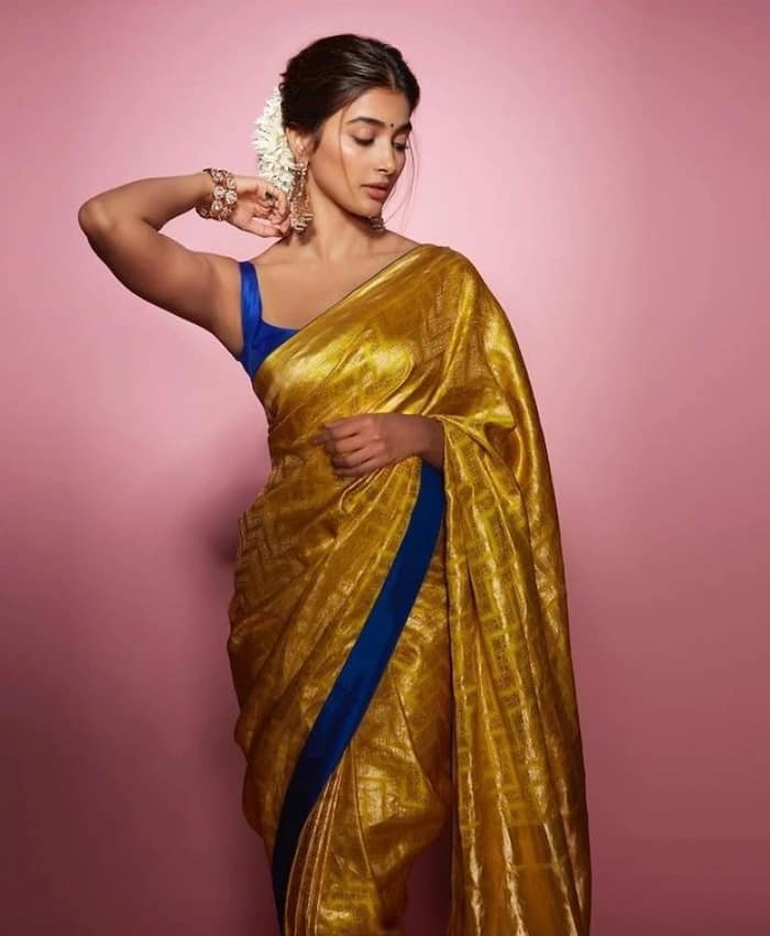 Pooja Hegde Steps Out in Style, Makes a Statement in SEXY Black ...