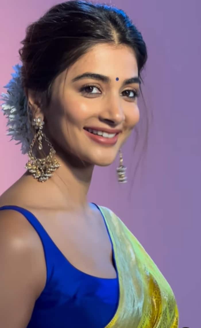 Pooja Hegde Steps Out in Style, Makes a Statement in SEXY Black ...