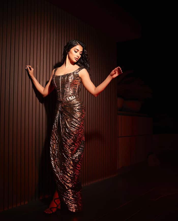 Pooja Hegde Oozes Oomph in Metallic Blouse And Asymmetric, Thigh-High ...