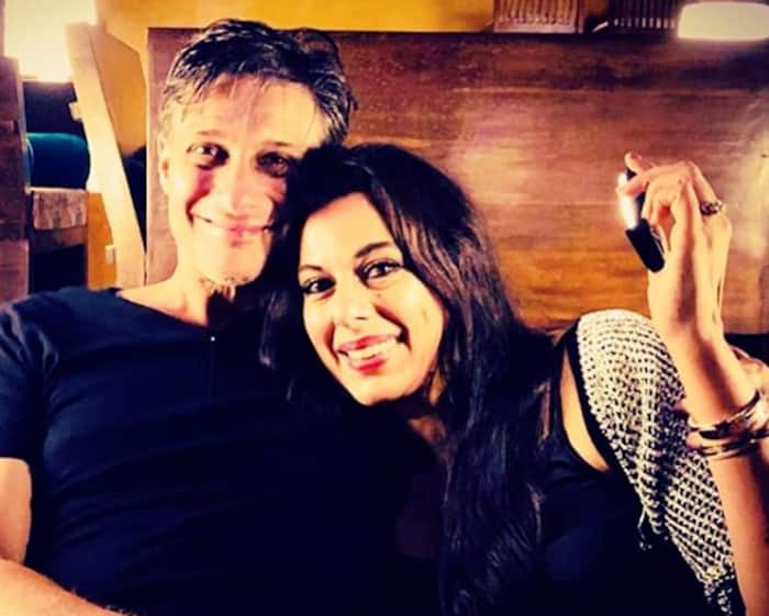 Pooja Bedi Looks Smoking Hot in Bikini as She Vacays With Fiance Maneck ...