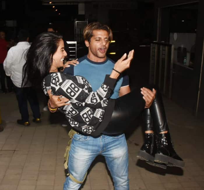 Karanvir Bohra Gets Trolled For Lifting Poonam Pandey in His Arms ...