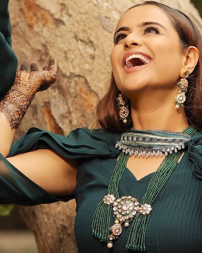 Prachi Tehlan is a poser