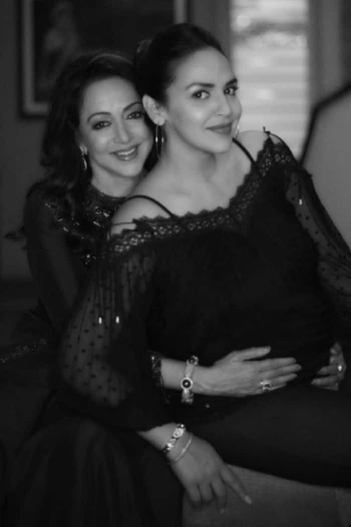 6 pics of Esha Deol with Hema Malini proving that she is truly a mumma ...