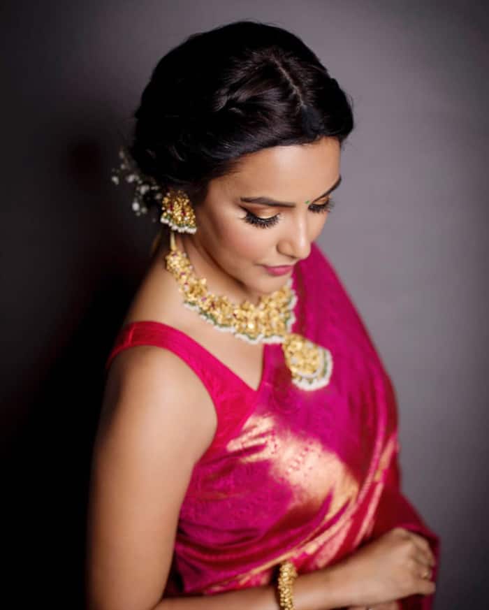 Priya Anand carries Indian outfit gracefully