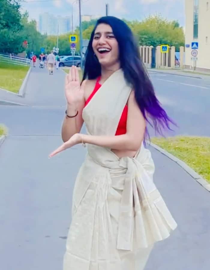Priya Prakash Varrier dances on a Malayalam song on the streets of Moscow