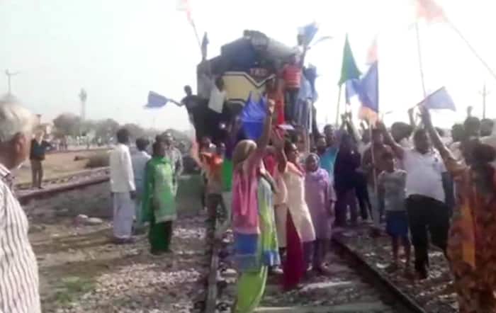 Bharat Bandh: 12 pictures portraying violent scenario by SC/ST ...