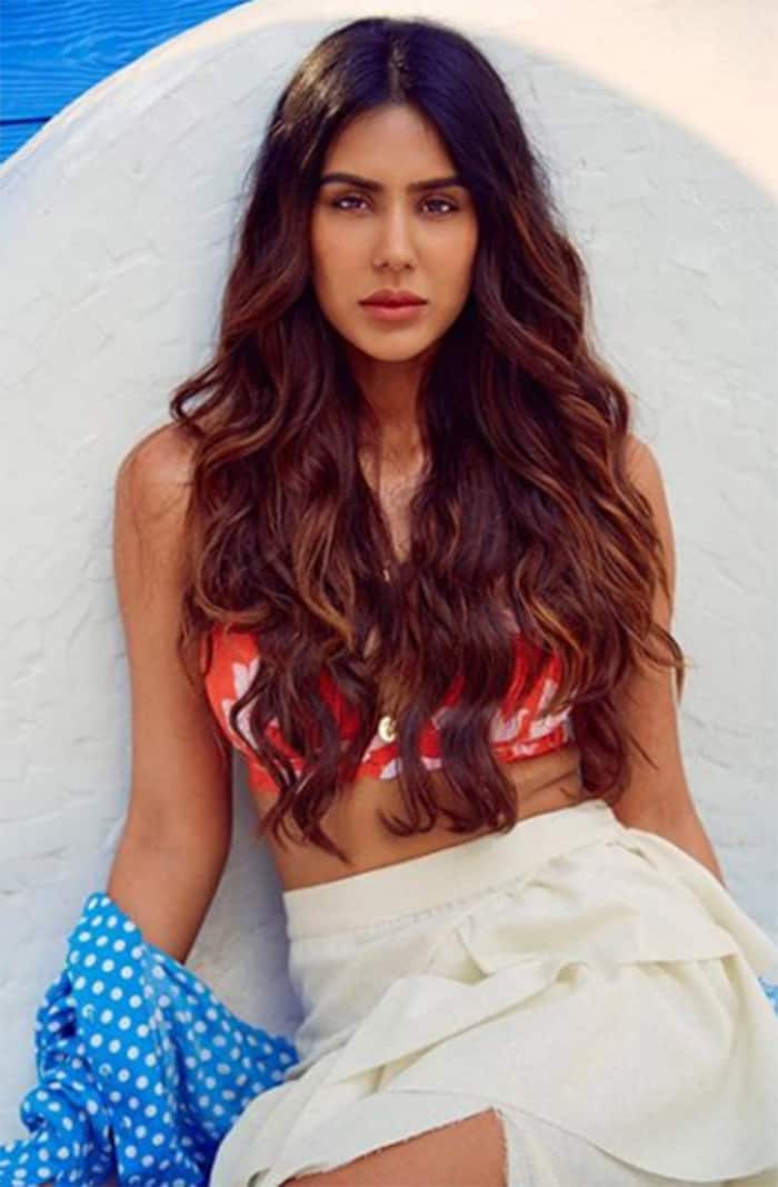 Sonam Bajwa Raises Temperature With Her Instagram Pictures