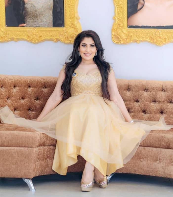 Pushpika De Silva, Mrs Sri Lanka, Leaves Stage in Tears As Previous Winner Snatches Her Crown ...