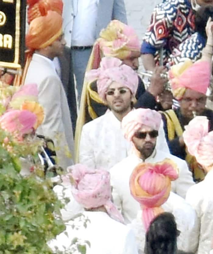 Luv Ranjan-Alisha Vaid's Agra Wedding Pics: Ranbir Kapoor, Shraddha ...