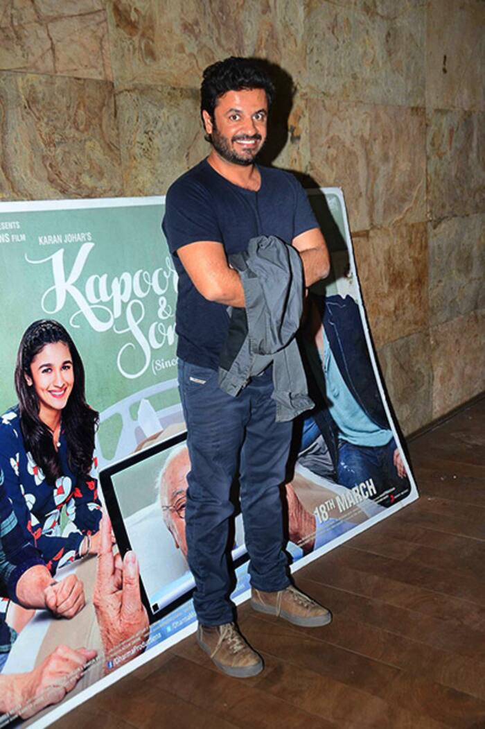 Handsome hunks of Bollywood attend screening of Kapoor & Sons