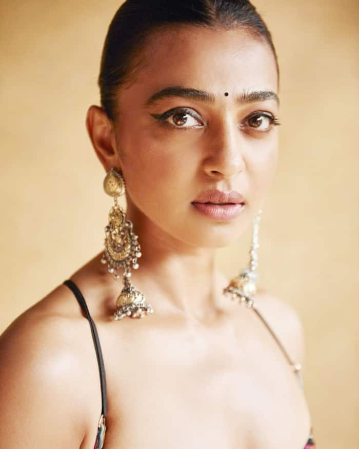Radhika Apte Makes a Quirky Fashion Statement in Printed Crop Top And ...