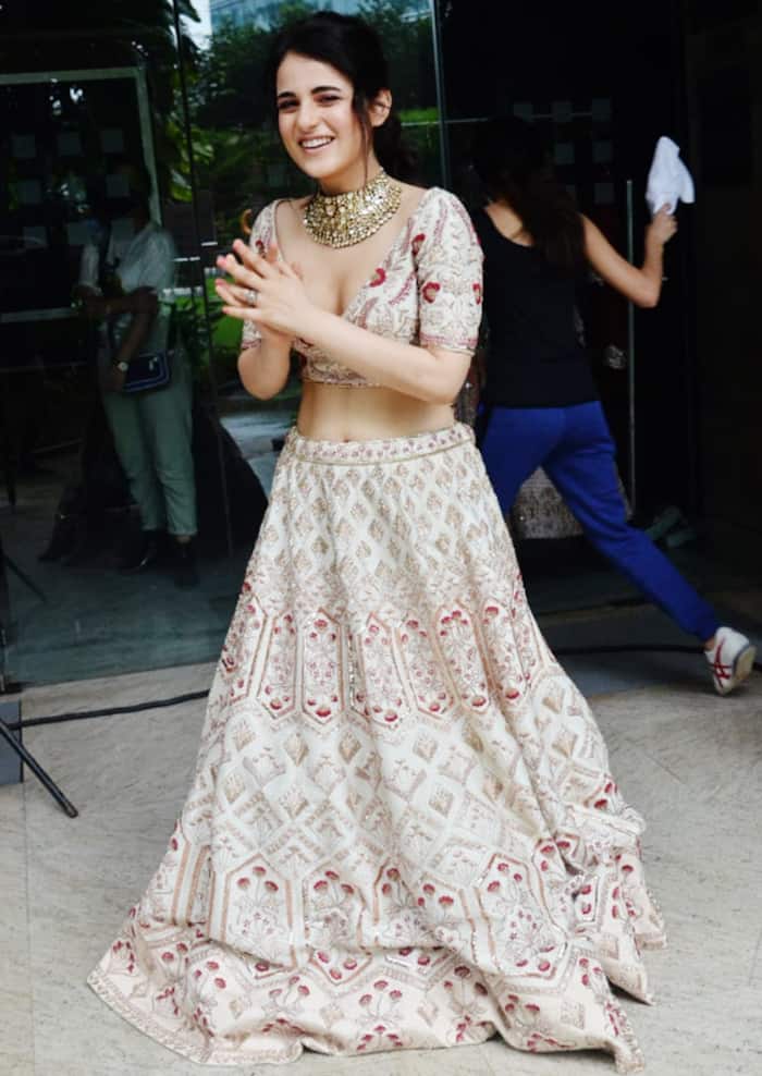 Radhika Madan wore a kundan neckpiece with this beautiful lehenga